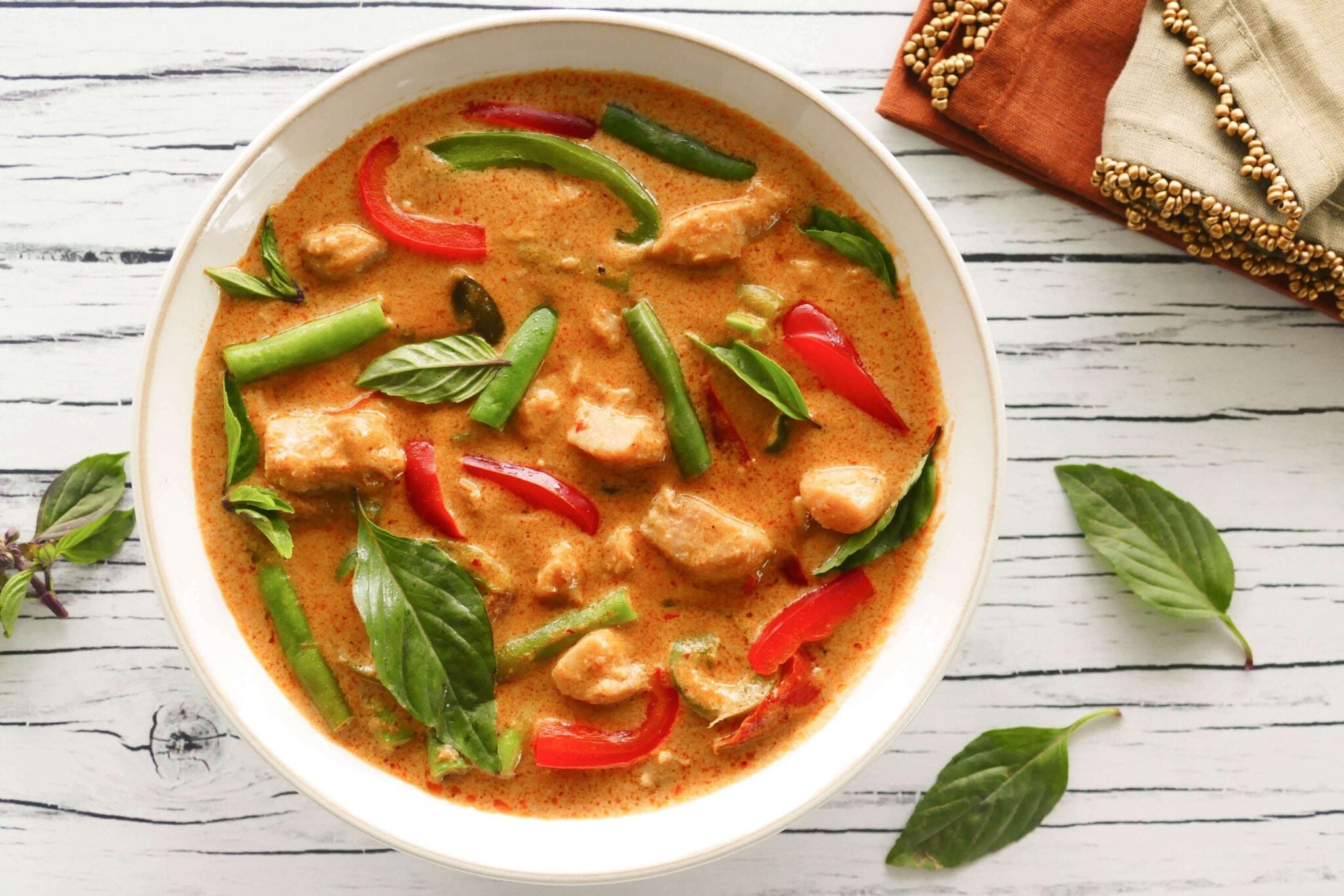 Thai Panang Curry vs Massaman Curry Differences - Paint The Kitchen Red
