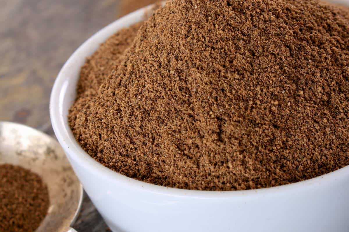 Homemade Garam Masala Recipe for Indian Curries - Paint The Kitchen Red